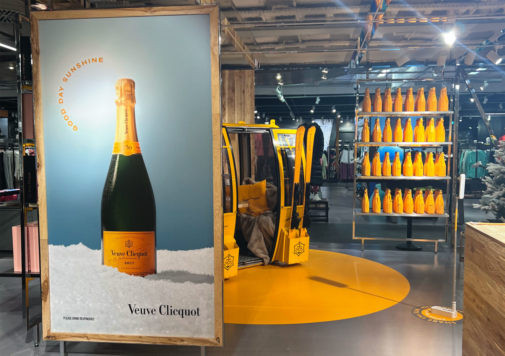 Veuve Clicquot Brand Activation - Packaging Circus